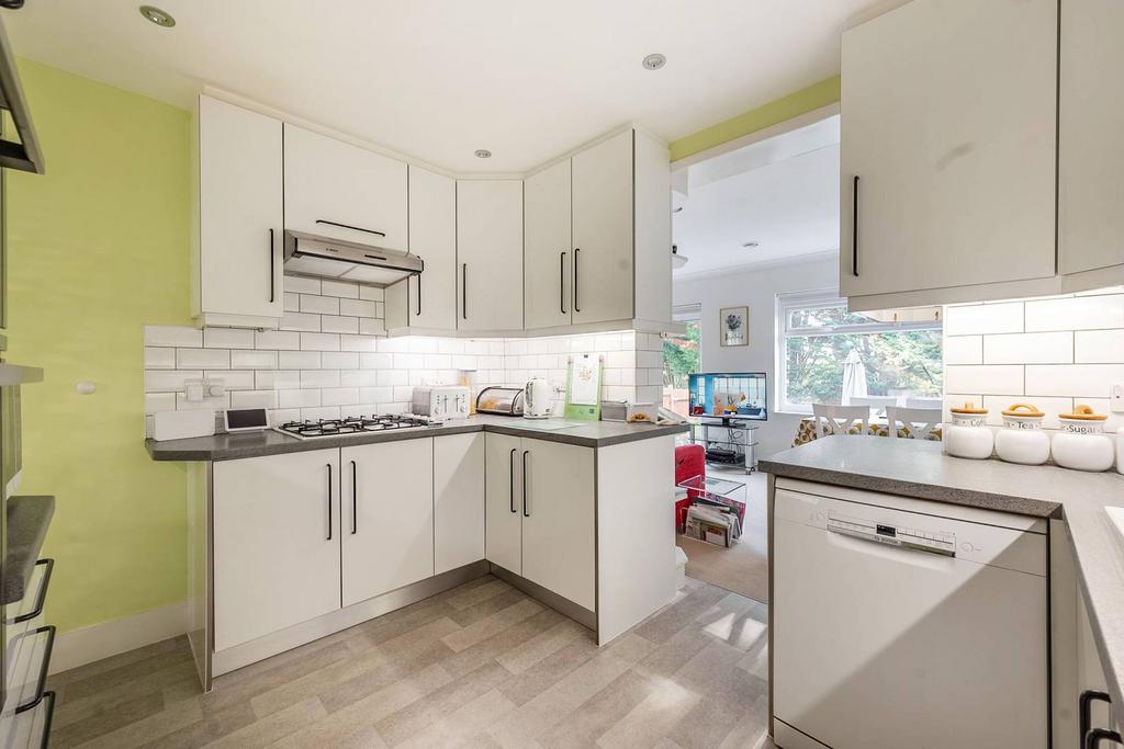 Hazel Gardens, Edgware, HA8 4 bed detached house for sale - £1,000,000