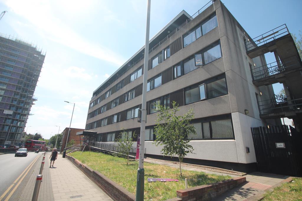 Queens Moat House, Romford, RM1 1 bed ground floor flat to rent - £ ...
