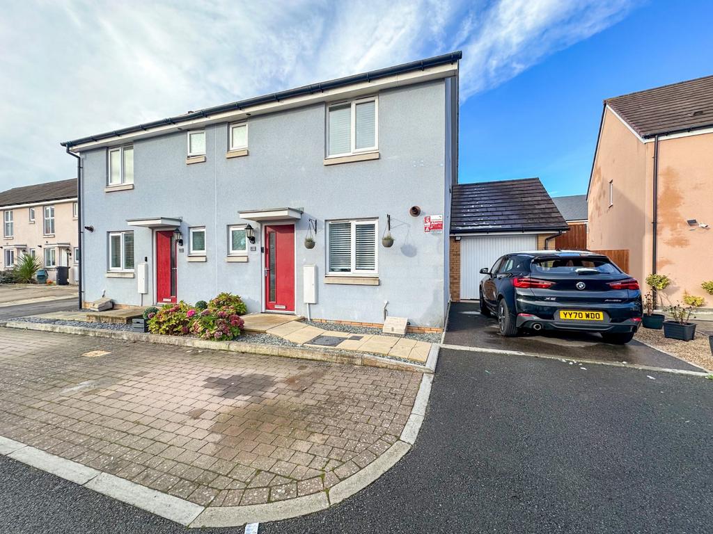Elm Hayes Road, Patchway, Bristol... 3 bed semi-detached house - £375,000