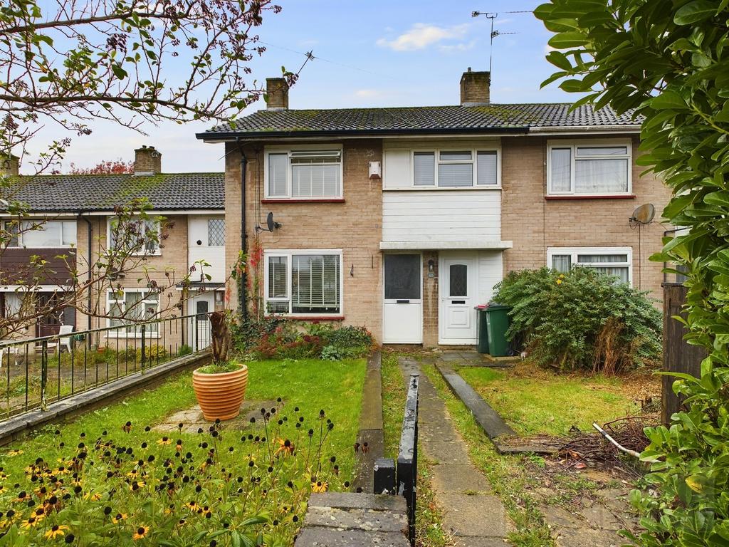 Dickens Road, Crawley RH10 3 bed terraced house - £330,000