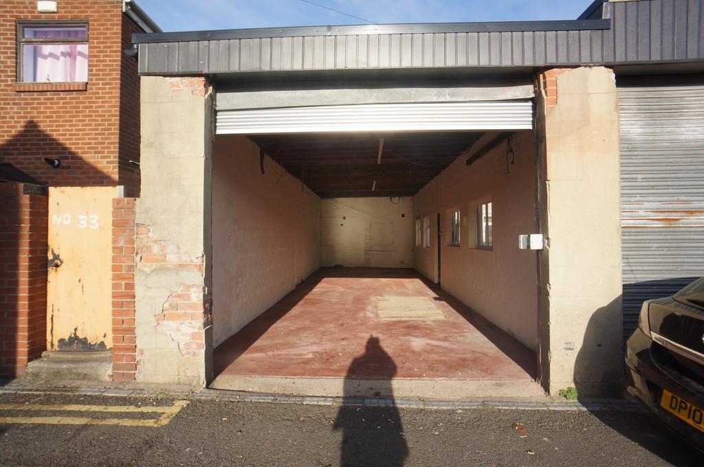 Garage Behind, 31 Front Street Garage - £300 pcm (£69 pw)