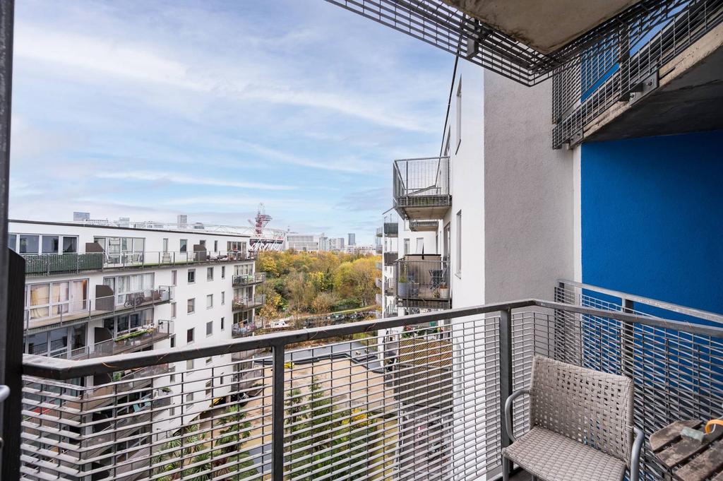 417 Wick Lane, London E3 3 bed flat for sale - £550,000