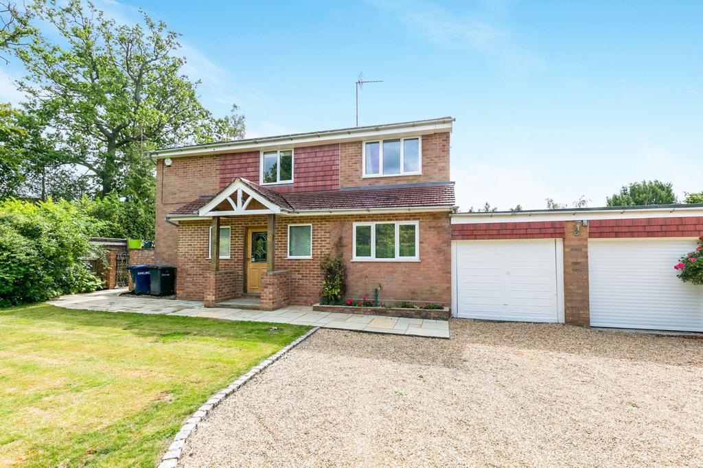 The Ridgeway 4 bed detached house - £2,700 pcm (£623 pw)
