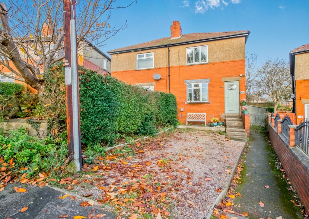 The Oval, Hightown, Liversedge, WF15 2 bed semi-detached house - £200,000