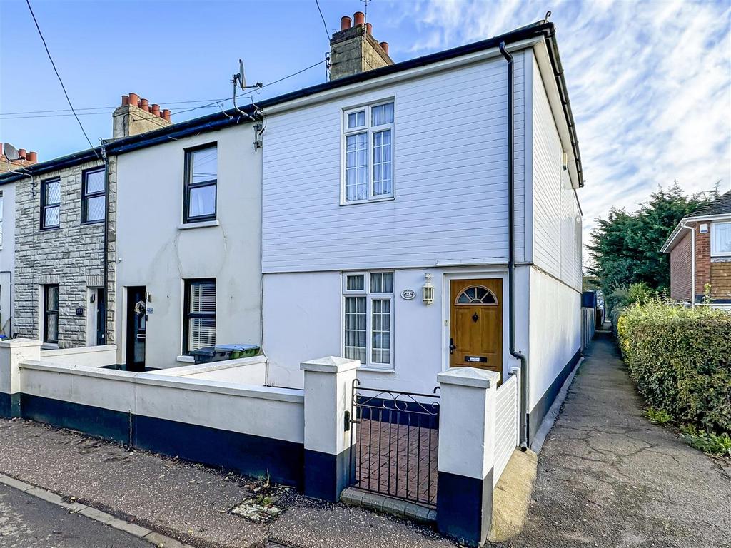 Wick, Littlehampton BN17 2 bed cottage for sale - £230,000