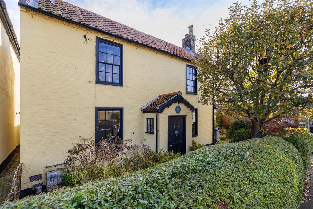 Pakefield Street, Lowestoft NR33 4 bed detached house for sale - £395,000