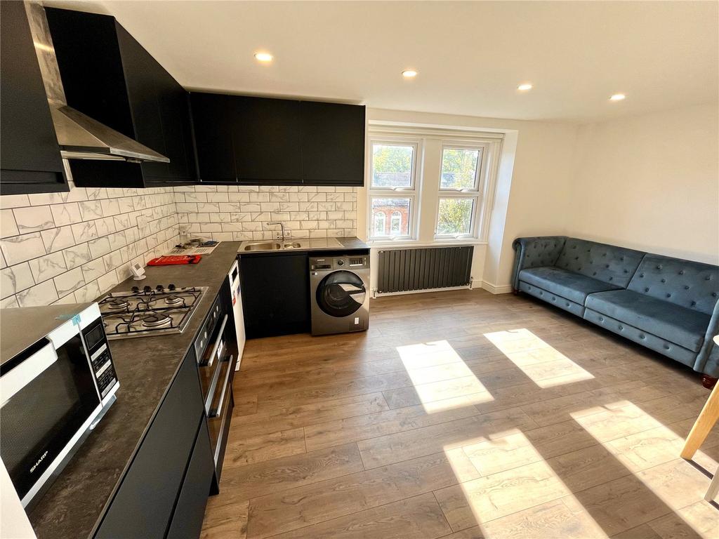 Norroy Road, Putney, London, SW15 2 bed apartment - £2,600 pcm (£600 pw)