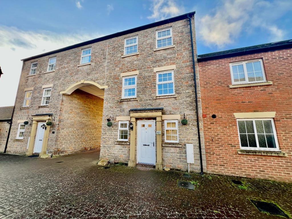 Proclamation Avenue, Rothwell, Kettering 3 bed townhouse for sale - £ ...