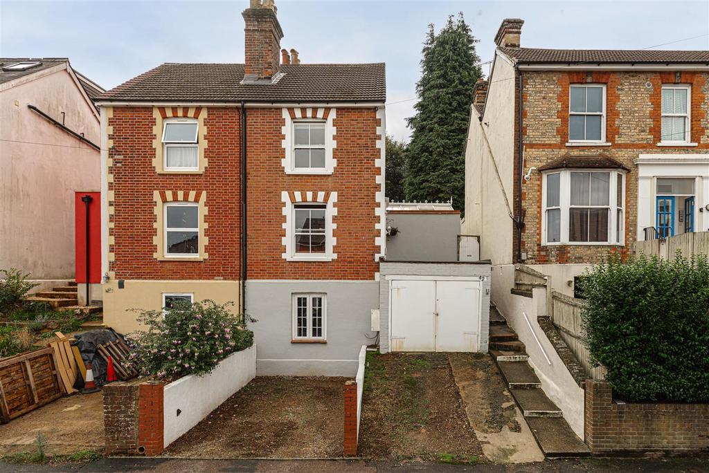 Grovehill Road, Redhill 3 bed semi-detached house for sale - £575,000