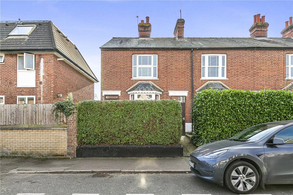 Hitchin, Hertfordshire SG5 3 bed end of terrace house - £550,000