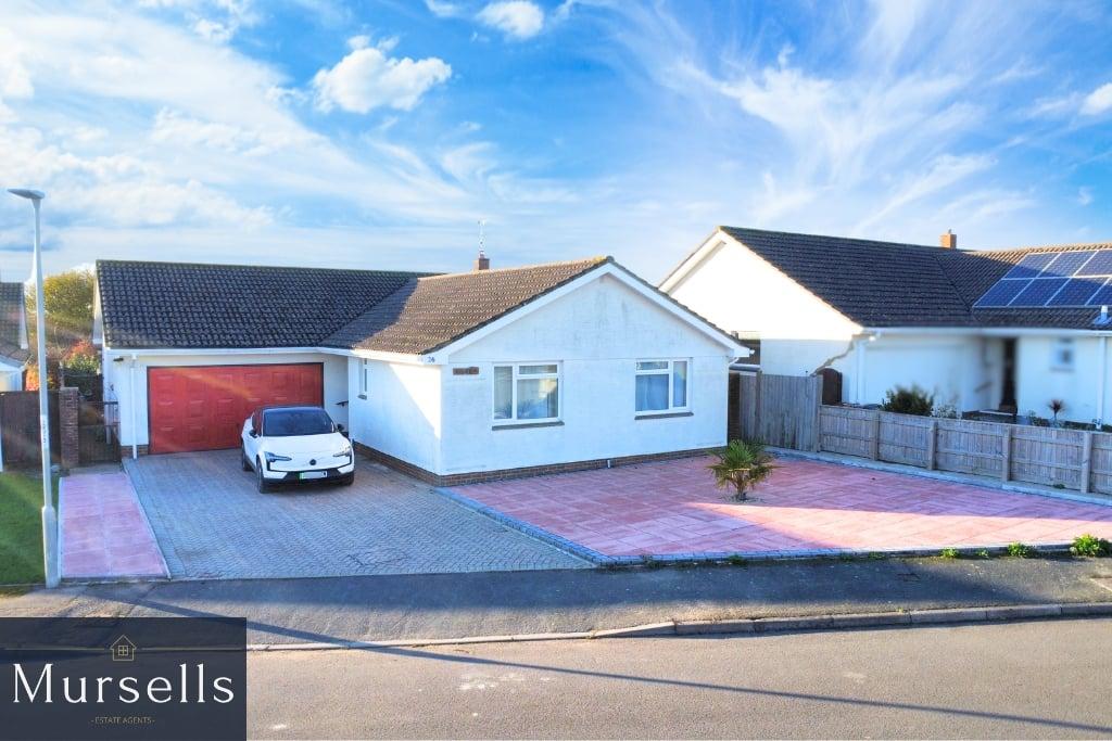 Old Pound Close, Poole BH16 3 bed bungalow - £600,000