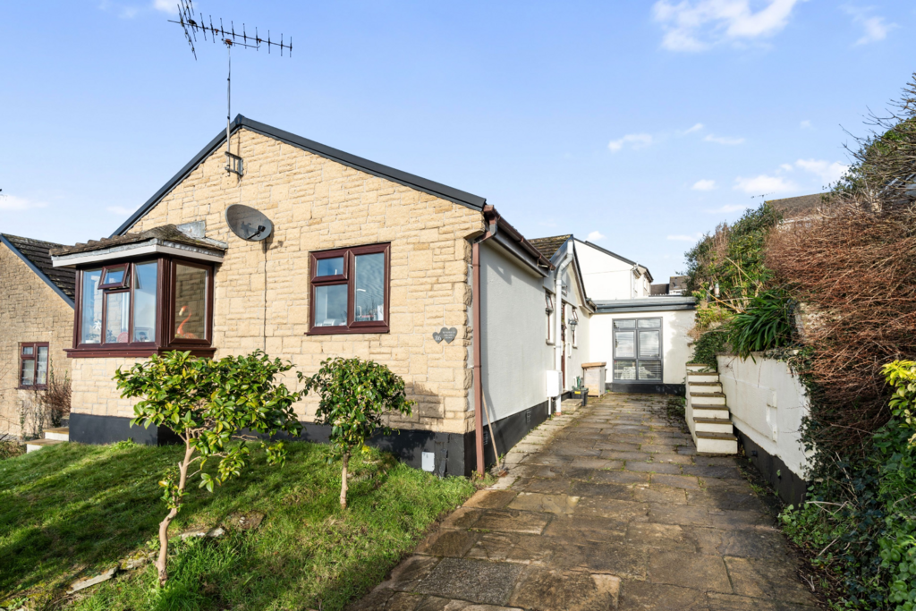 Foxdown Manor, Wadebridge PL27 3 bed detached bungalow - £365,000