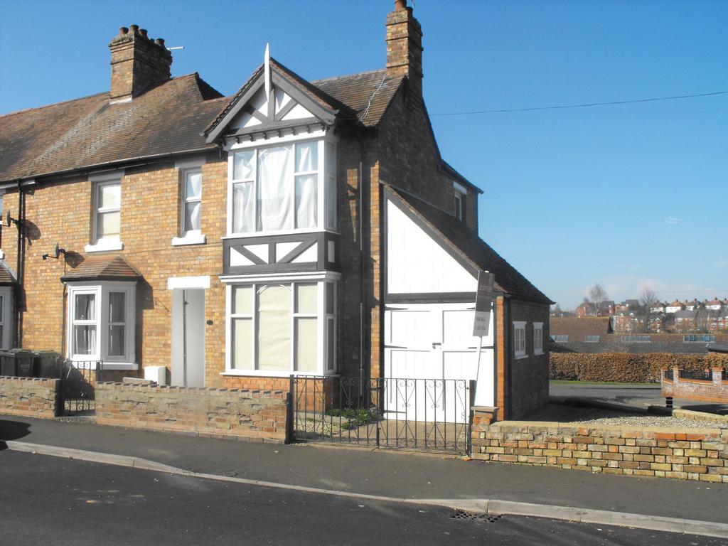 Northwick Road, Evesham, WR11 3 bed terraced house - £300,000