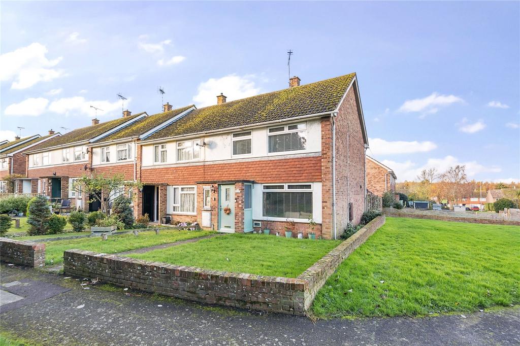 Pear Tree Walk, Newington... 2 bed end of terrace house - £264,000