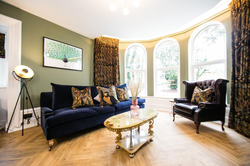 Buxton Manor, Buxton SK17 2 bed apartment for sale - £265,000