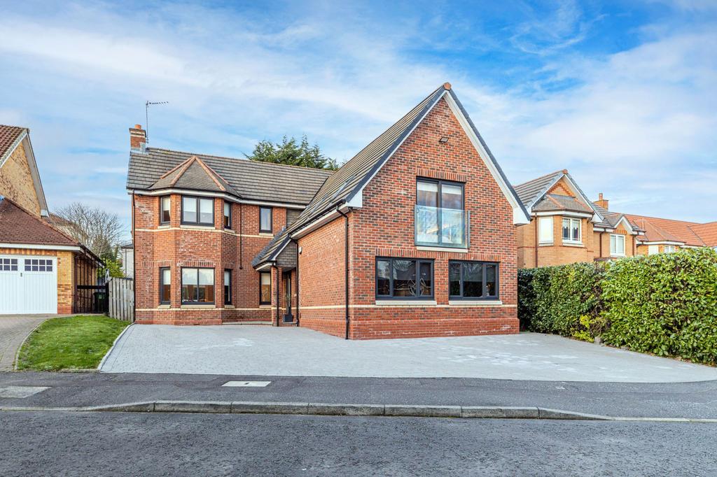 Duthie Park Place, Anniesland, Glasgow 4 bed detached house - £575,000