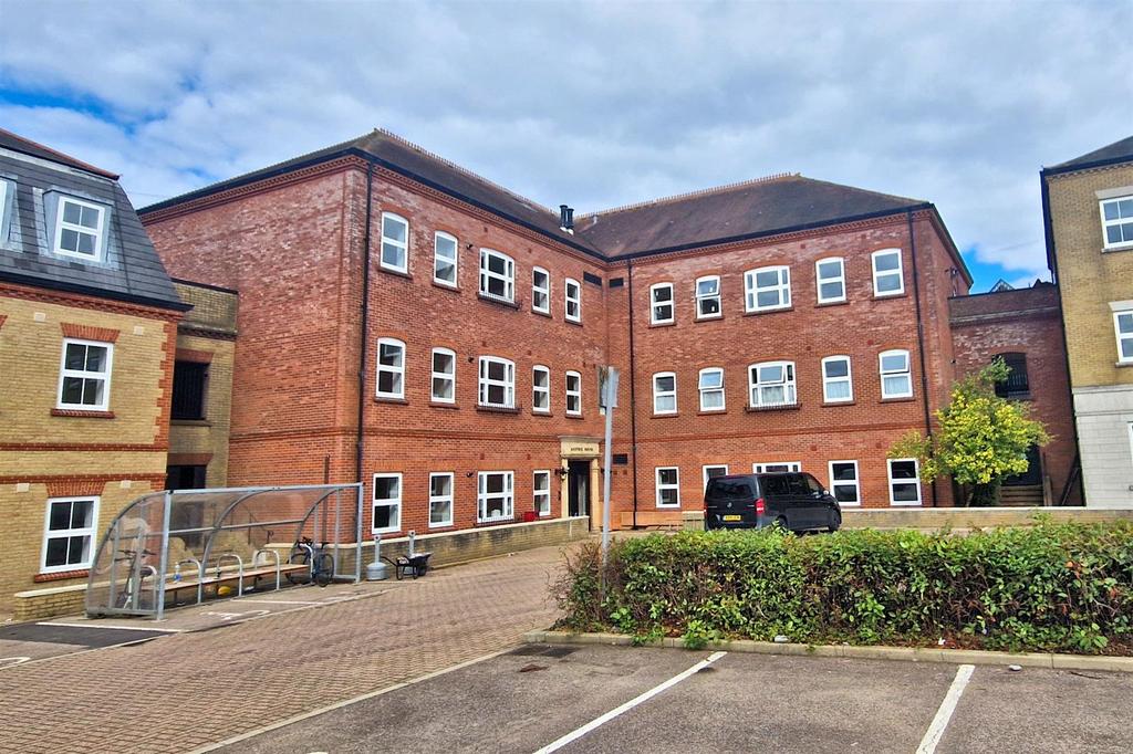 Kestrel House, Bakers Lane, Epping 1 bed flat - £1,450 pcm (£335 pw)