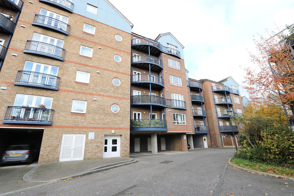 Anchor Court, Grays 2 bed flat - £1,350 pcm (£312 pw)