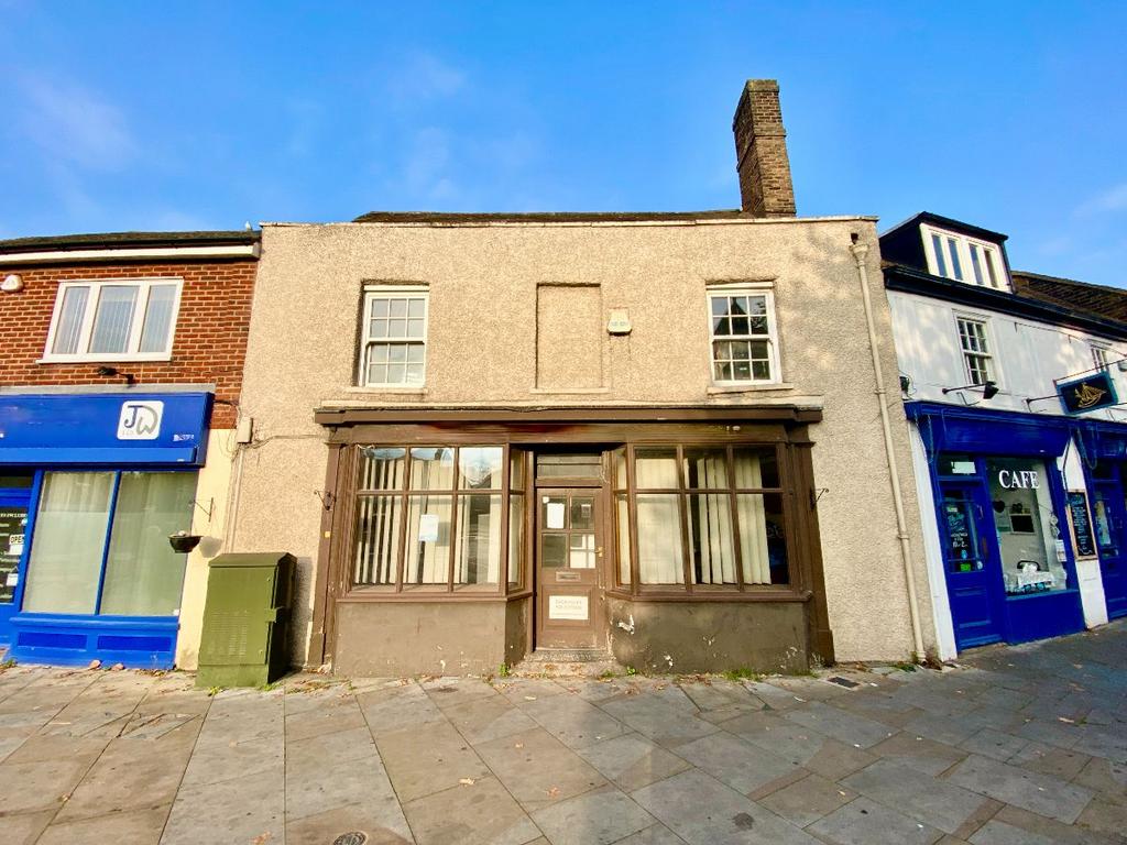 Broadway, Rainham Property for sale - £400,000