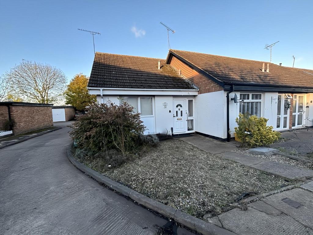 Gleneagles, Benfleet, SS7 1 bed bungalow - £250,000