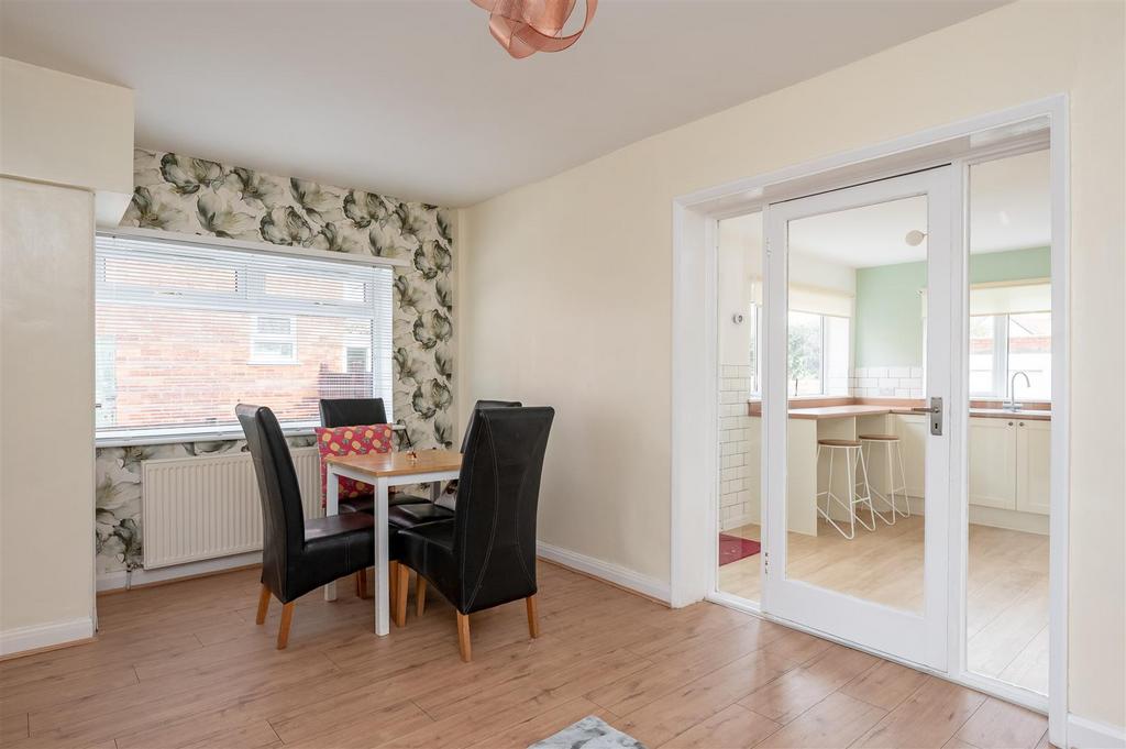 Grants Avenue, Fulford, York YO10 4HZ 3 bed semi-detached house for ...