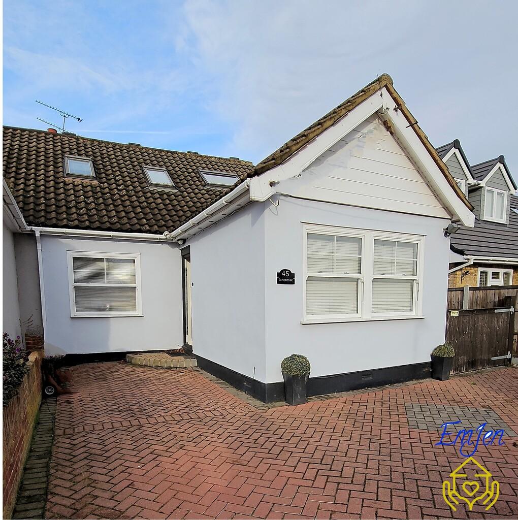 Branksome Avenue, Stanford-le-hope SS17 5 bed semi-detached bungalow ...