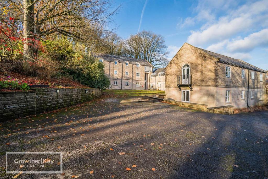 Corbar Road, Buxton 2 bed apartment - £179,000