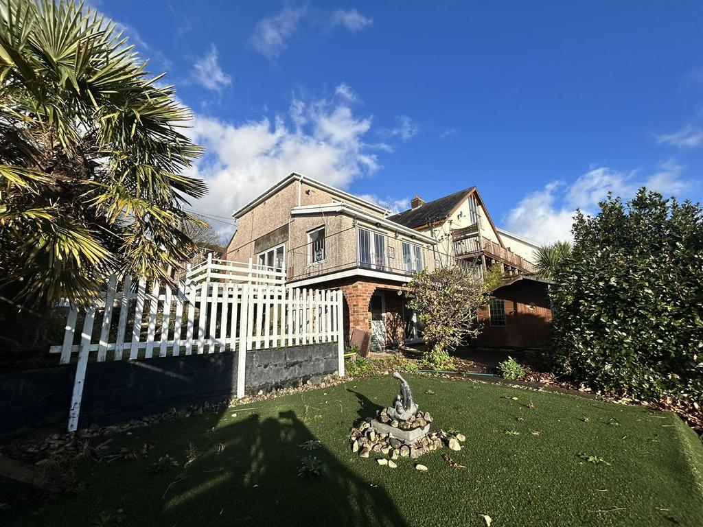 Elgin Road, Pwll, Llanelli 3 bed property - £320,000