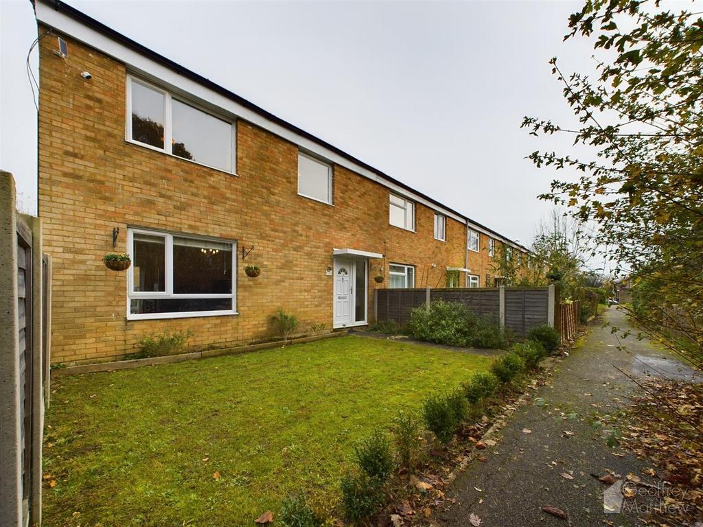 Winchester Close, Stevenage SG1 3 bed end of terrace house - £335,000