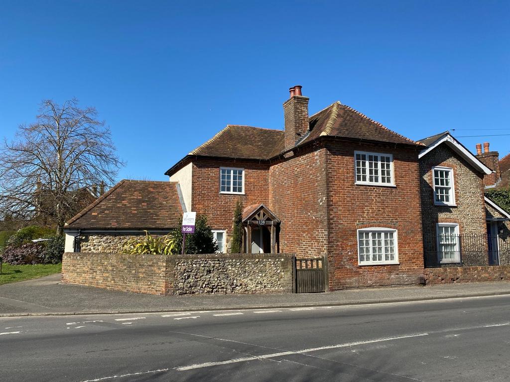 138 Whyke Road, Chichester, PO19 4 bed semi-detached house for sale - £ ...