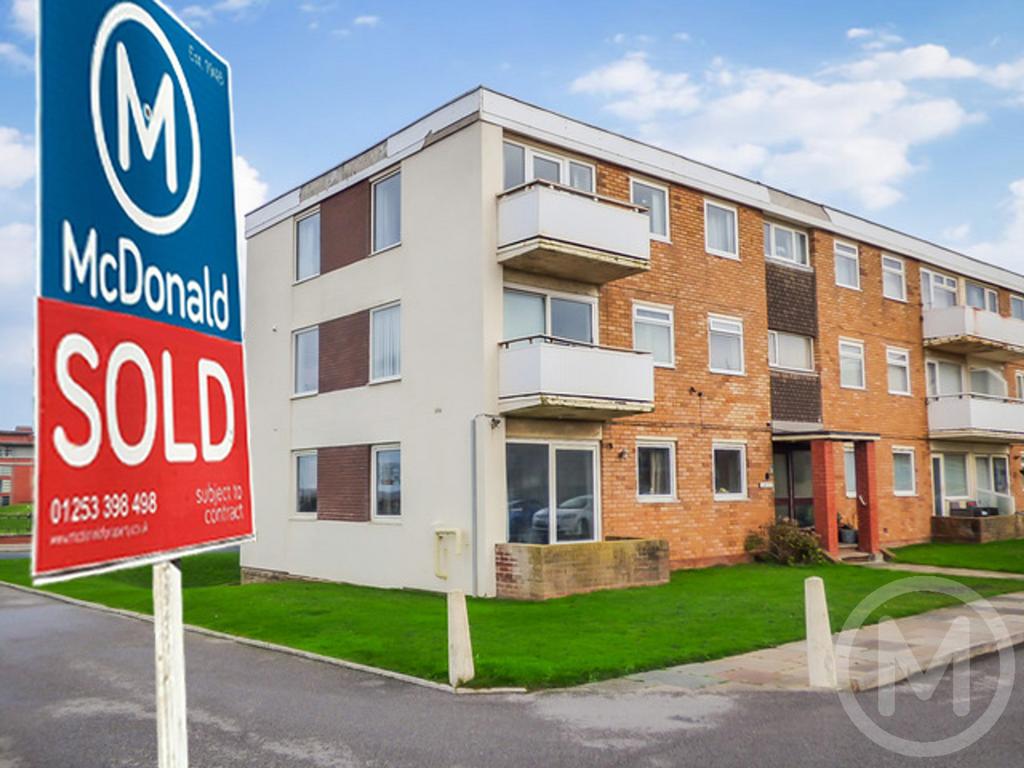 Pembroke Court, Queens Promenade, FY2... 2 bed flat - £110,000