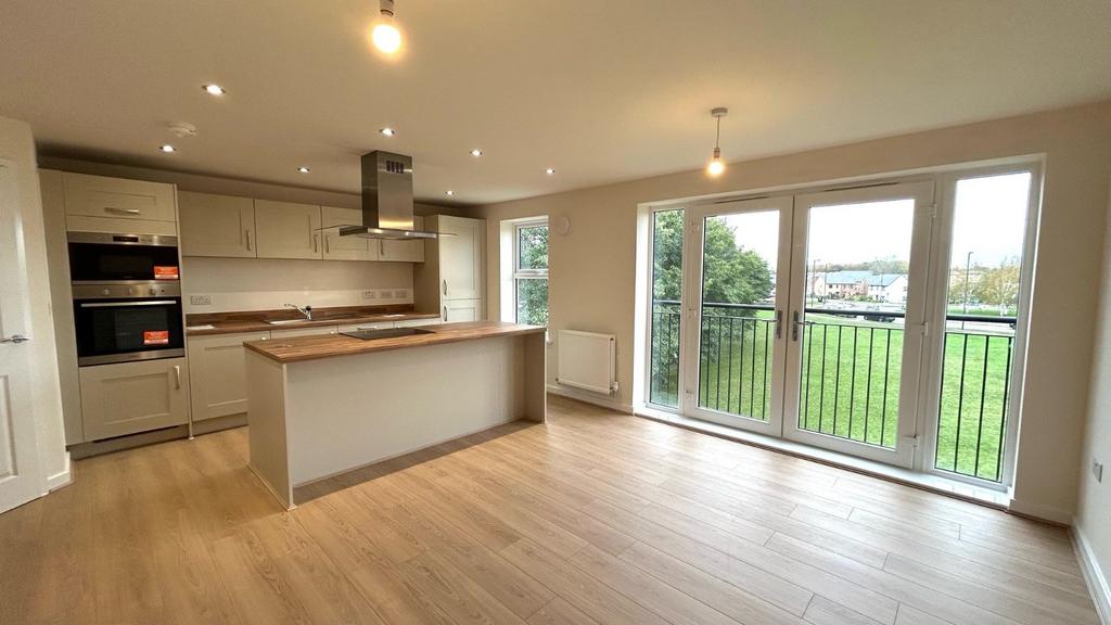 Kestrel House, Sandpiper Drive... 2 bed flat to rent - £1,050 pcm (£242 pw)