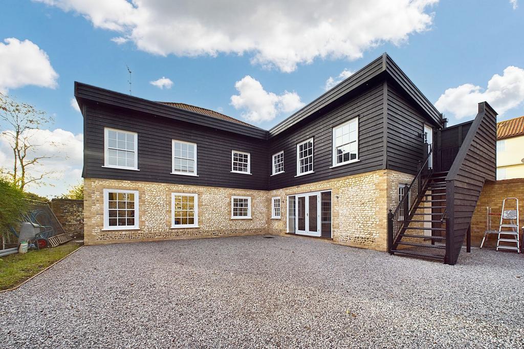 Earls Street, Thetford, IP24 2 bed apartment - £1,500 pcm (£346 pw)