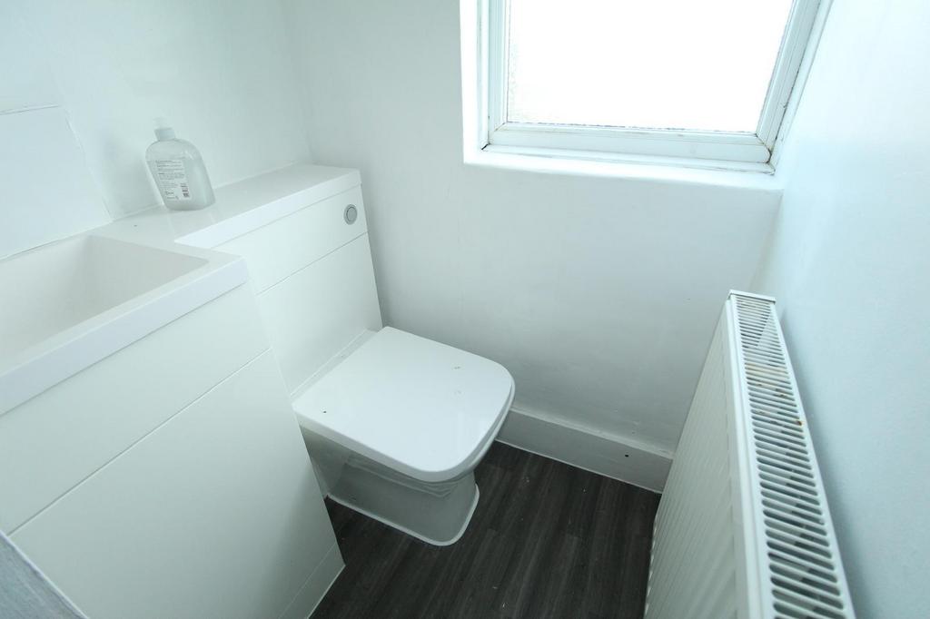 Pelham Road, Ilford, IG1 1 bed flat - £1,450 pcm (£335 pw)