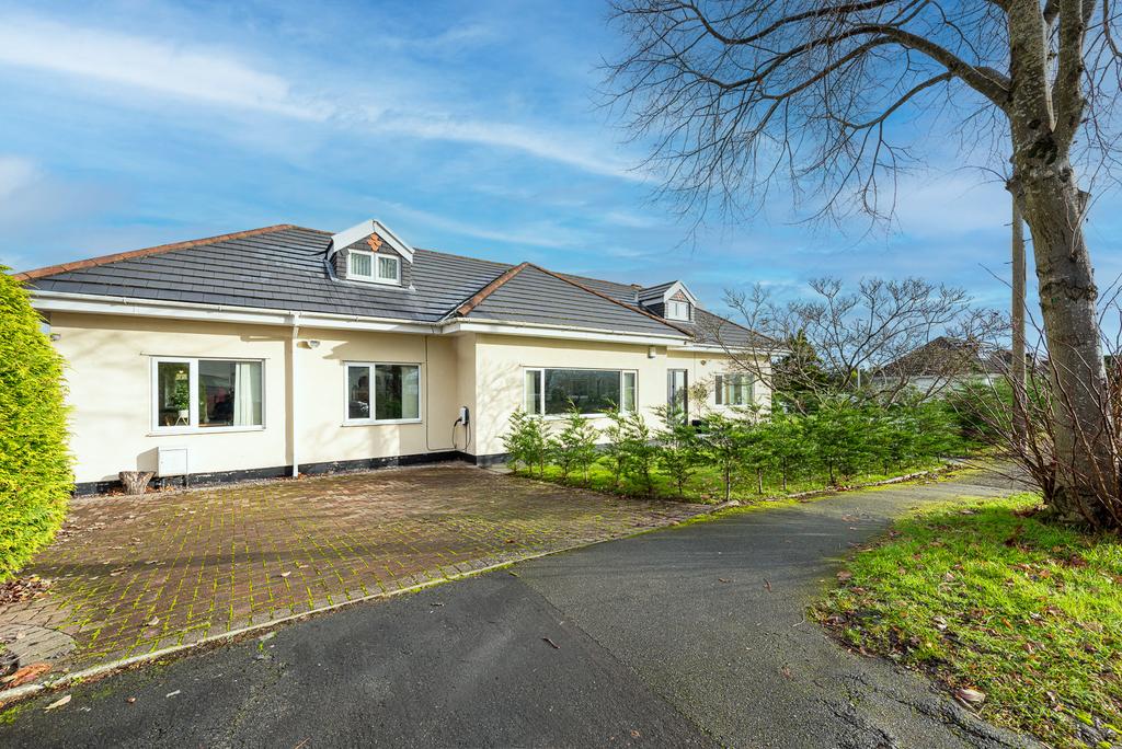 Sandham Grove, Wirral CH60 5 bed detached house - £2,600 pcm (£600 pw)