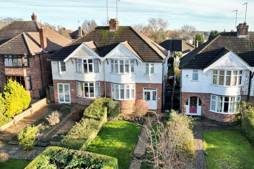 Kettering Road, Spinney Hill... 3 bed semi-detached house - £325,000