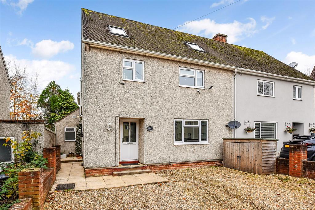 Nestor Close, Andover 5 bed semi-detached house - £395,000