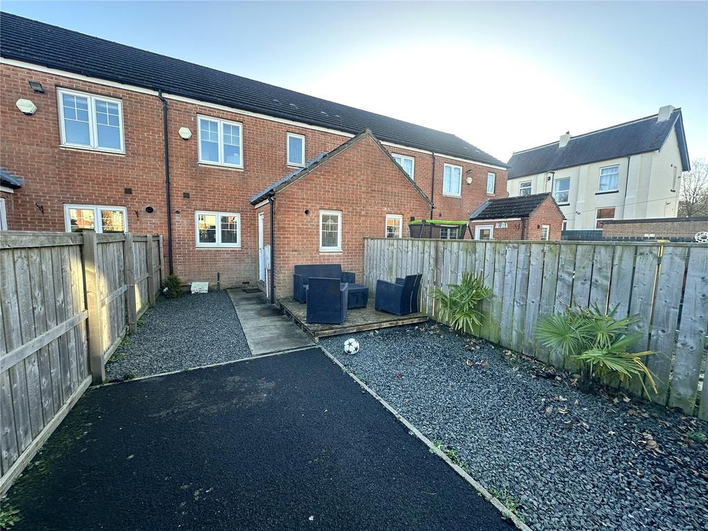 Cedar Court, Catchgate, Stanley, DH9 2 bed terraced house - £90,000