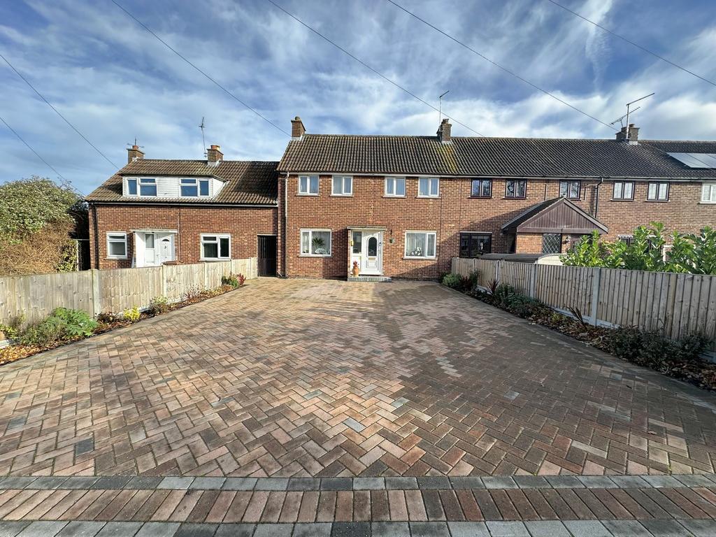 Dakyn Drive, Stock, Ingatestone, CM4 3 bed terraced house for sale - £ ...