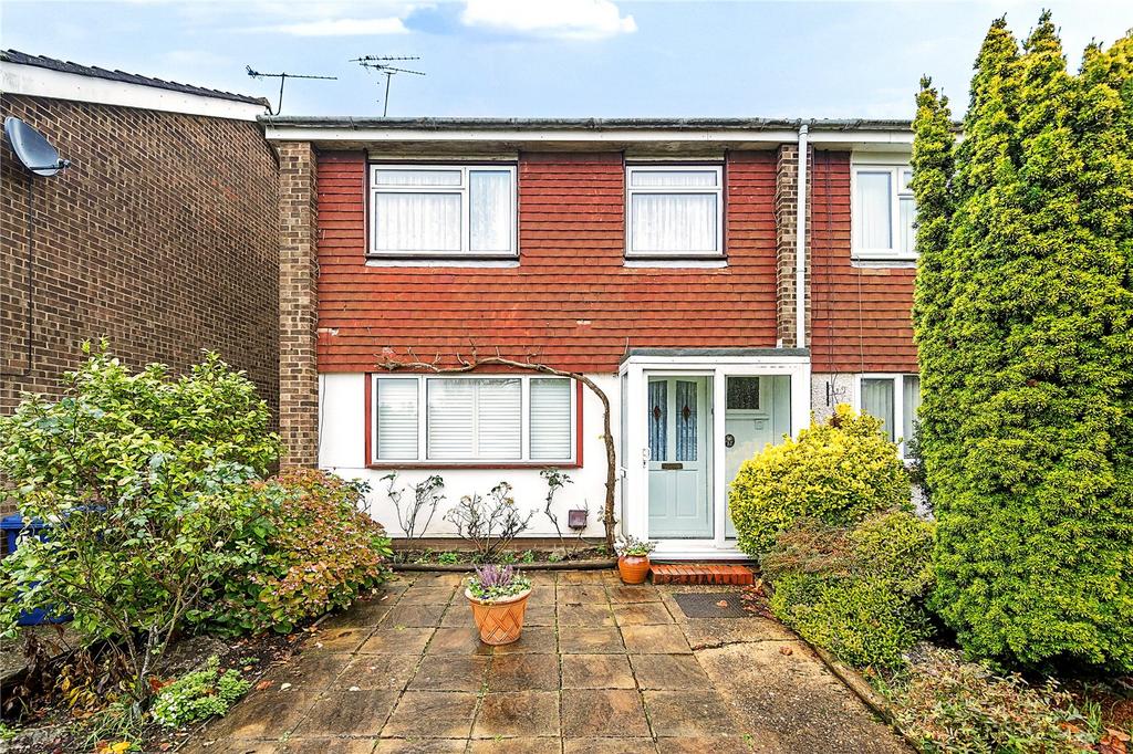 Cecil Court, High Barnet, EN5 3 bed semi-detached house for sale - £600,000