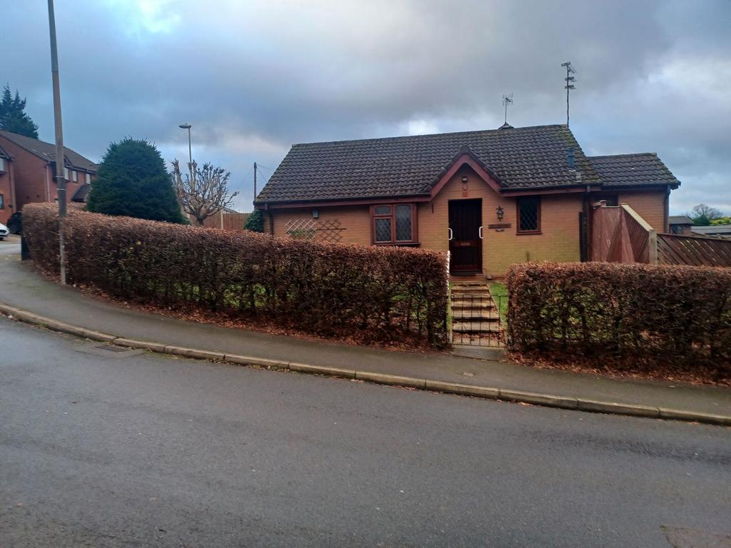 Thornleigh, Dudley DY3 3 bed detached bungalow - £269,995
