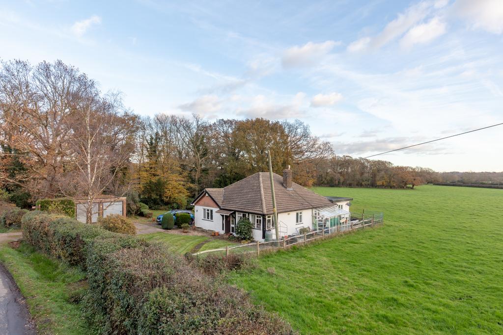 Ifield Wood, Ifield, Crawley, West... 3 bed detached house - £700,000
