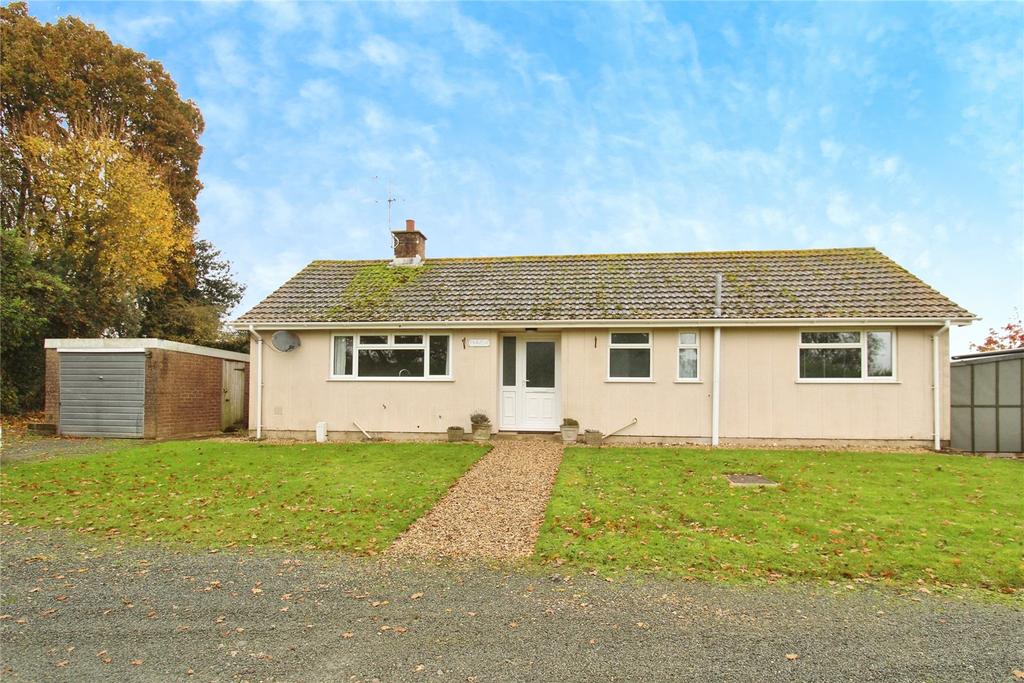 Holly End, Tincleton, Dorchester... 3 bed bungalow - £1,195 pcm (£276 pw)