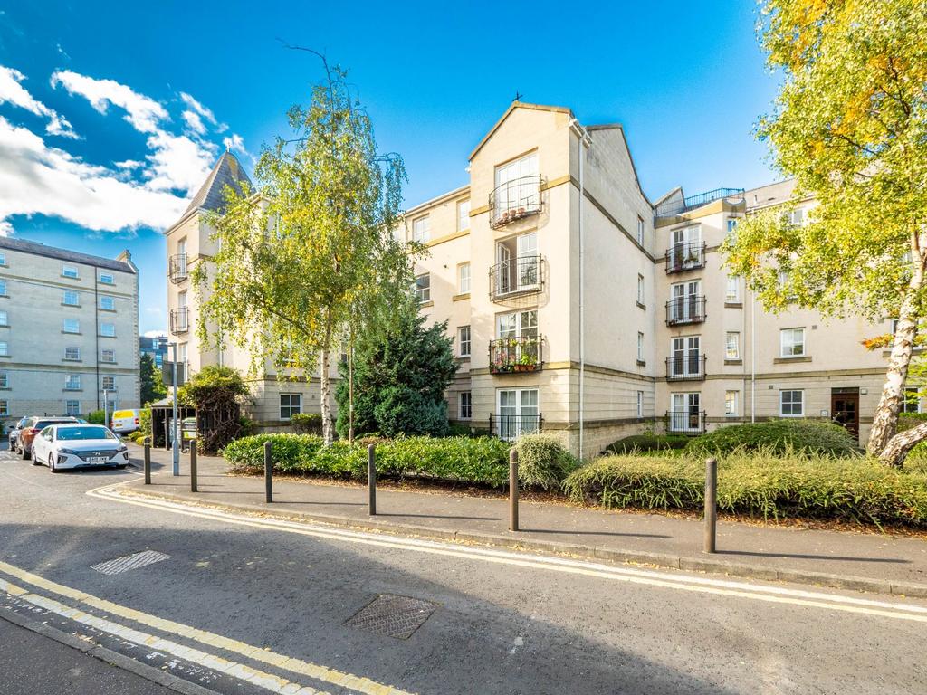 4/15 Huntingdon Place, East New Town... 2 bed flat - £295,000