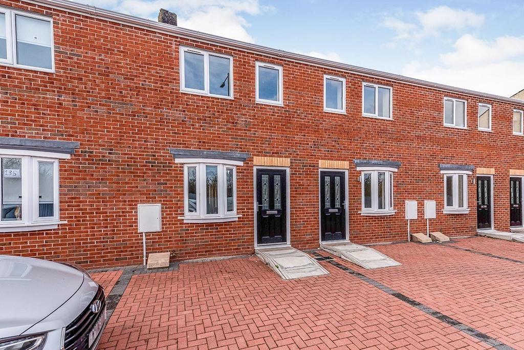 Hall Street, Merseyside WA10 2 bed terraced house - £825 pcm (£190 pw)