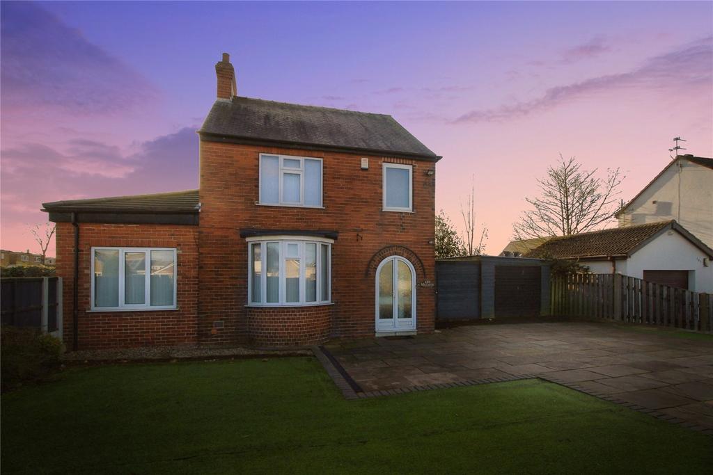 Station Road, Doncaster DN7 3 bed detached house - £260,000