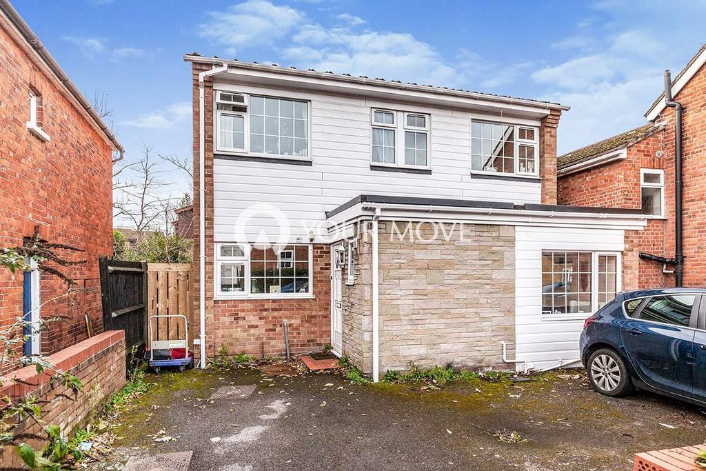 Alexandra Road, Egham TW20 6 bed detached house - £3,400 pcm (£785 pw)
