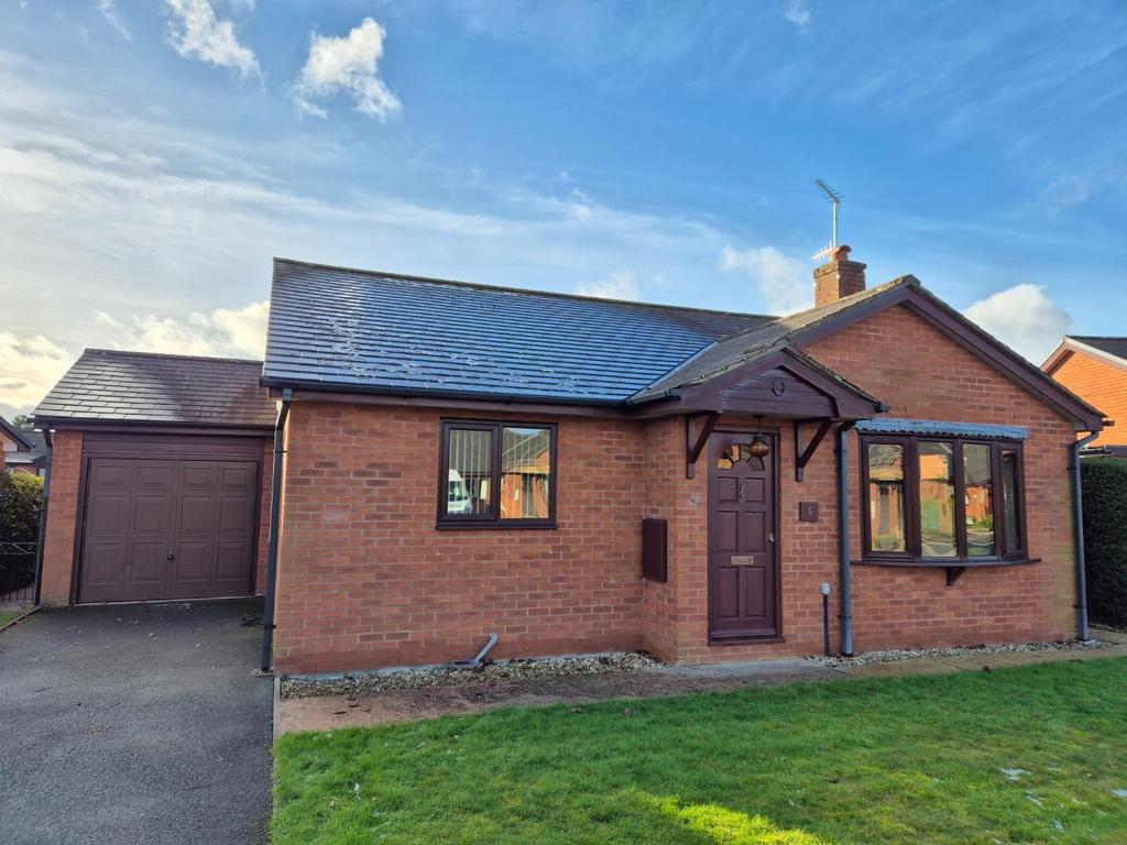 Maes Derw, Llanfechain 3 bed bungalow - £900 pcm (£208 pw)