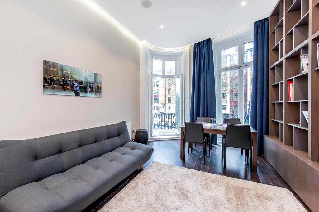 Bishops Bridge Road, London, W2. 2 bed flat - £6,080 pcm (£1,403 pw)