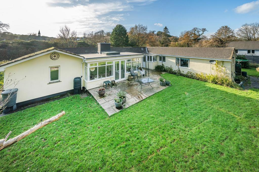 Avonwick TQ10 4 bed detached bungalow for sale - £675,000